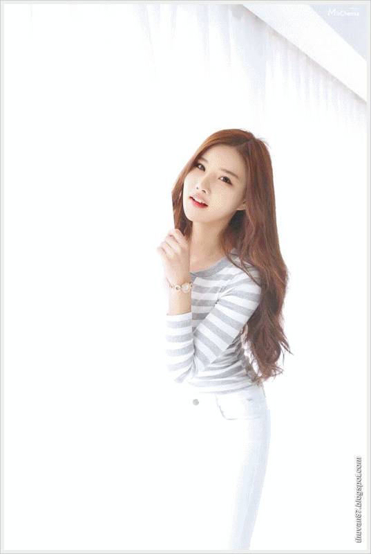 Thu Van: Yeon Ji Eun Racing Model (33)