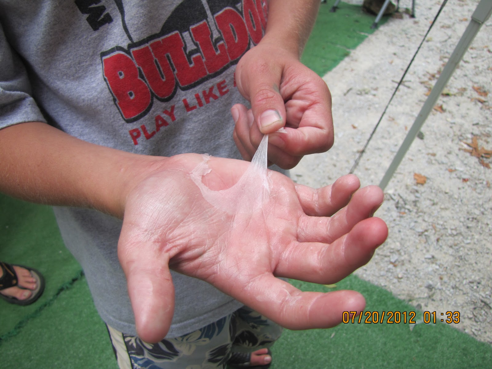 Life is Great in a 31 by 8: Fun Friday... Glue Hands