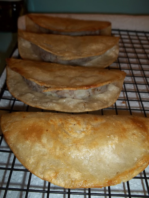 needles, eggshells, and hairspray...: how i love these STRIKING tacos