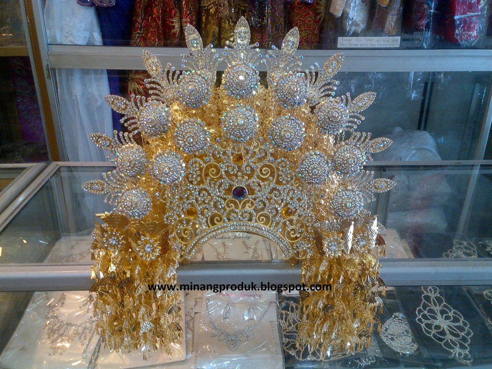 Suntiang Minangkabau: Suntiang Yang Terbaru di 2016