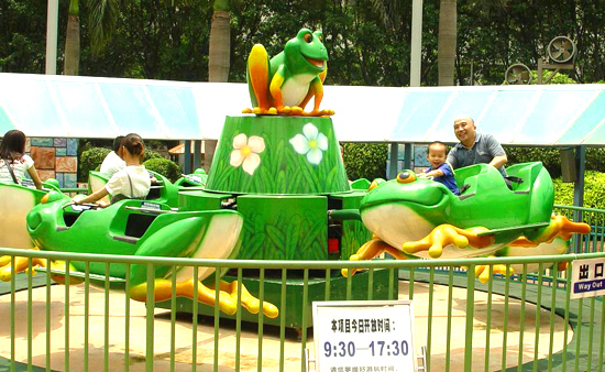 Kiddie rides for sale: Here is amusemrent rides Jumping Frog