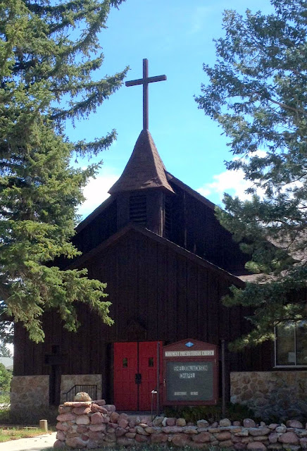 Starwood Quilter: Church House Quilt Block and Walking Wednesdays