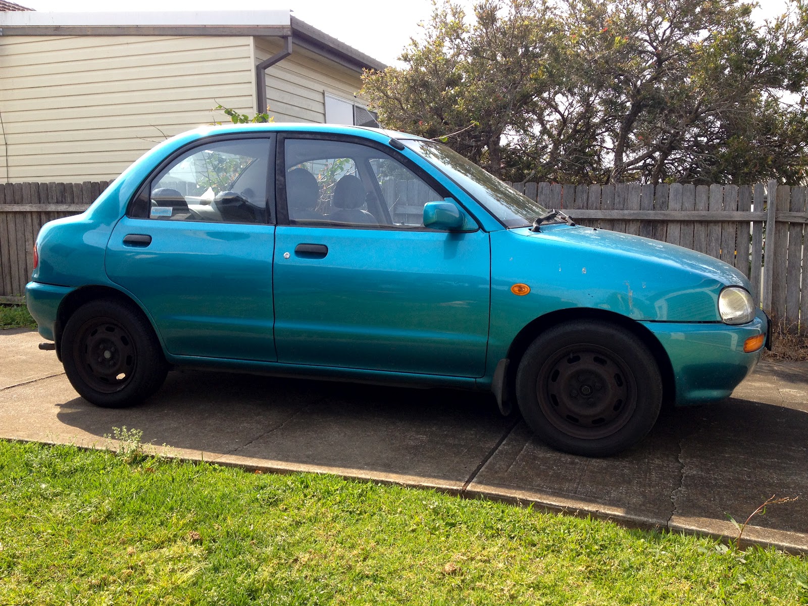MovingSaleNSW: ***SOLD*** 1992 Mazda 121 "Bubble" Sedan