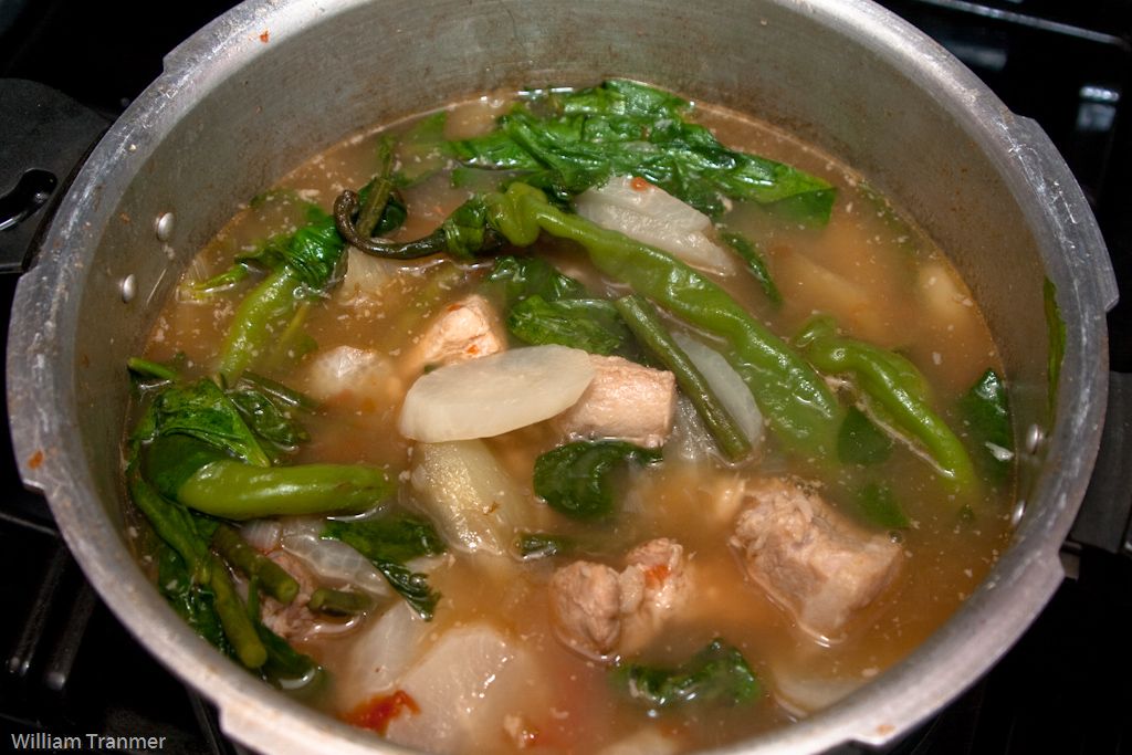 A Dose of Frosting..: Pork in Tamarind Soup (Sinigang na Baboy )