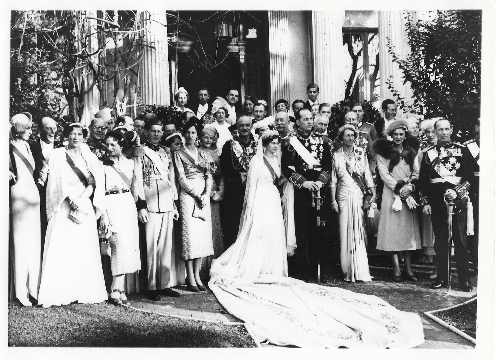 Royal Musings: 85 Years ago today - the wedding of Princess Friederike ...