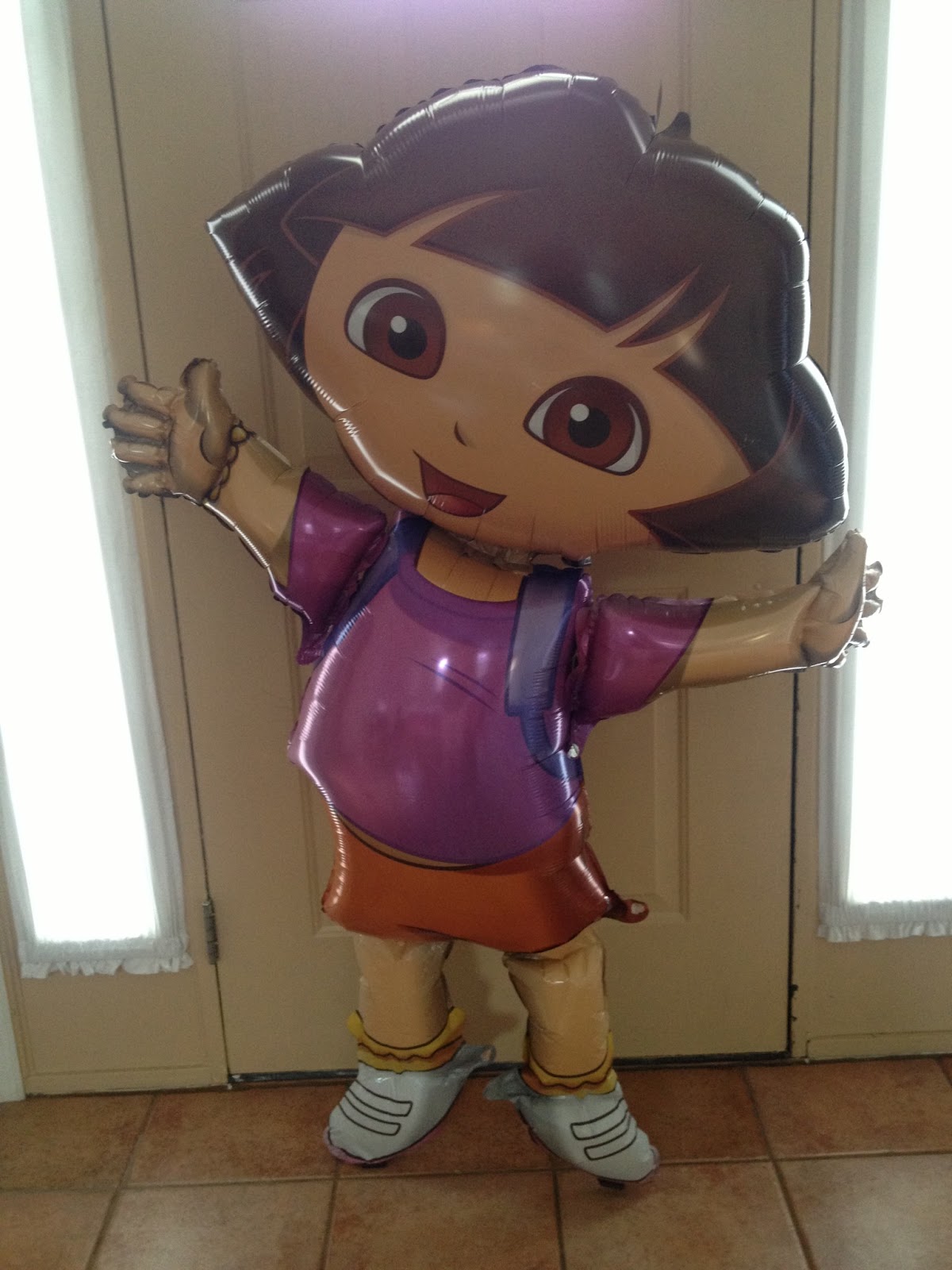 Teach Academy: Dora the Explorer Birthday Party - THE DECORATIONS