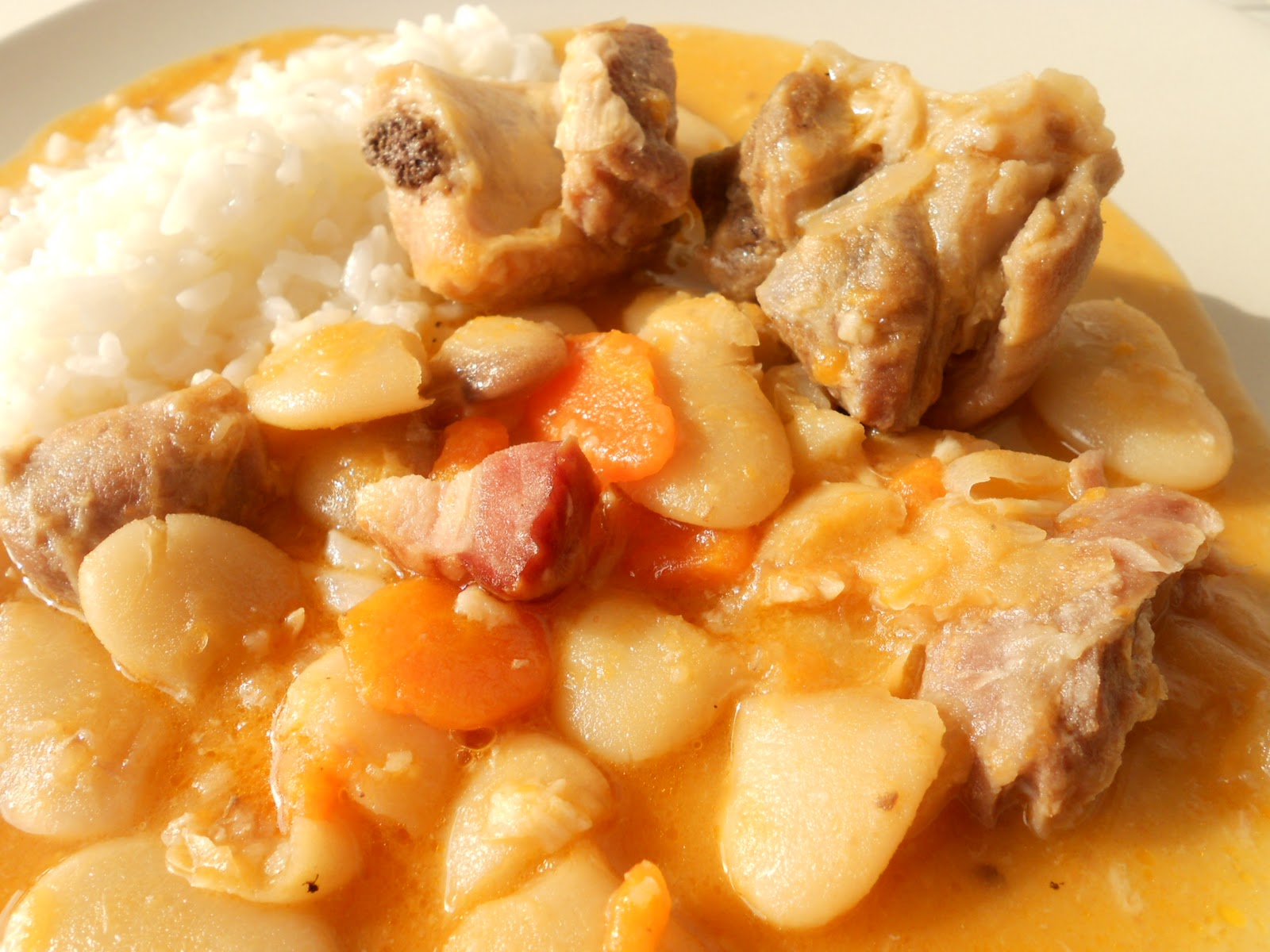 Panela ao lume: Feijoada de feijoca com chipe e entrecosto