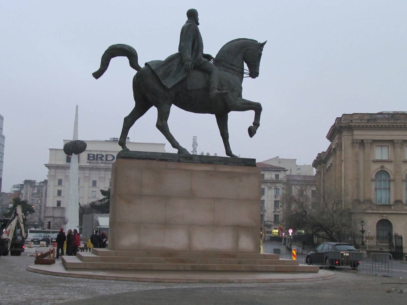 Statuia ecvestra a lui Carol I din Piata Revolutiei | Galerii foto si ...
