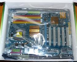 Structura calculatorului: Structura şi funcţionarea Calculatorului