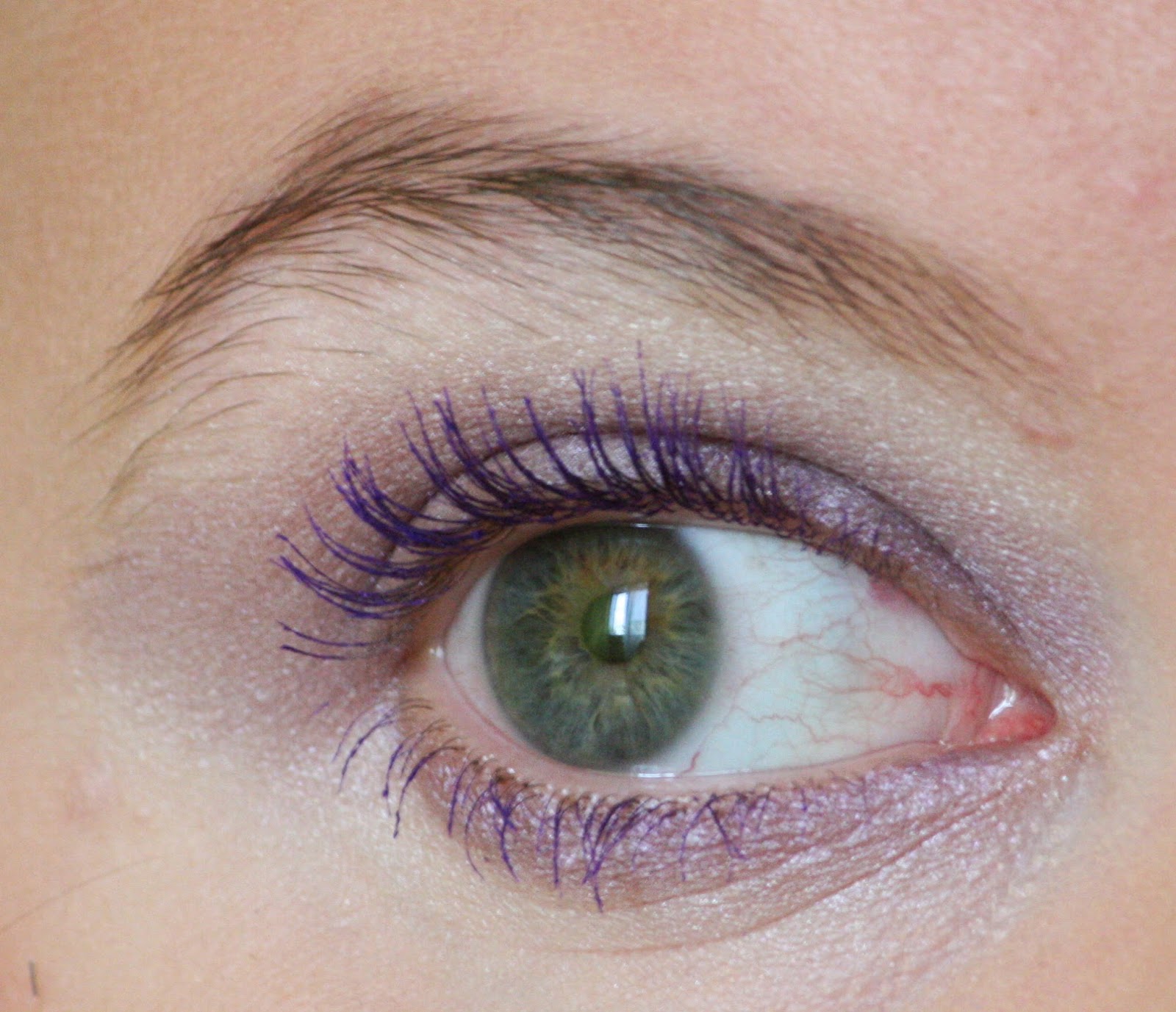 Die Zauberin Zebulon: Violet on Violet Eye MakeUp using 12 Beautiful ...