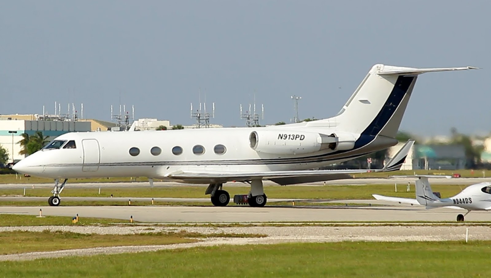 GULFSTREAM III