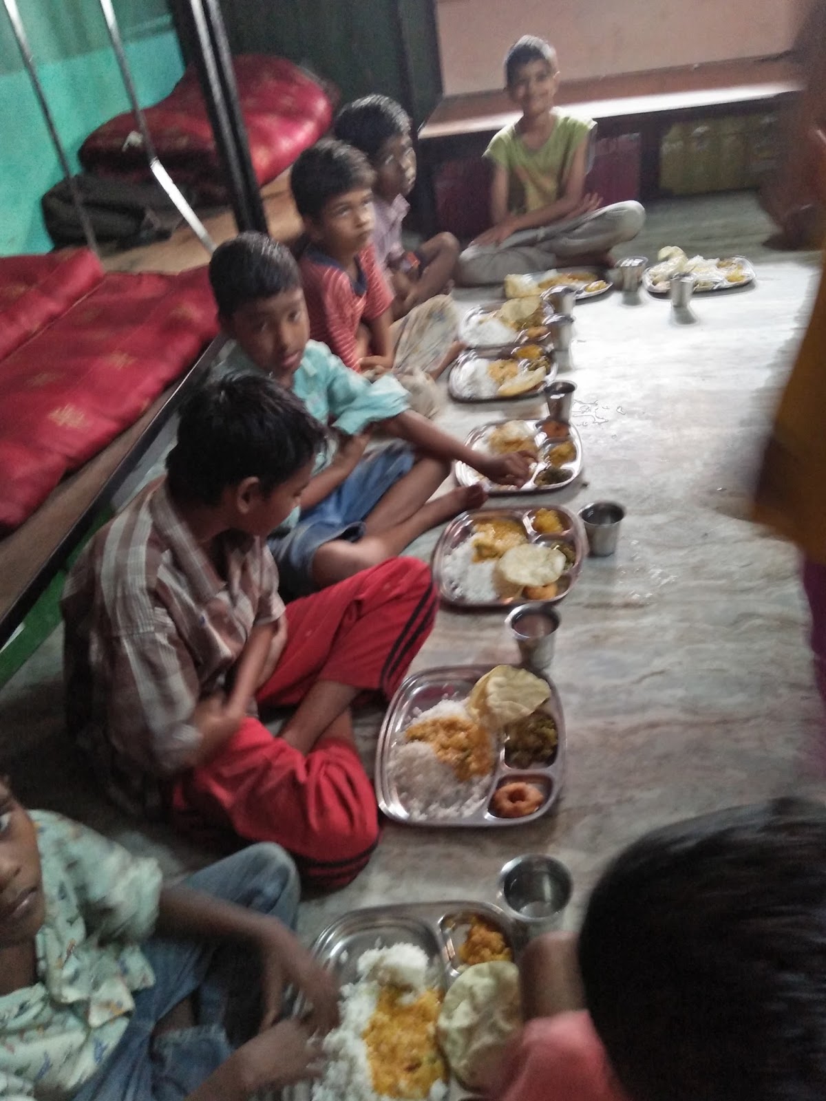 ORPHAN CHILDREN WITH HUNGRY