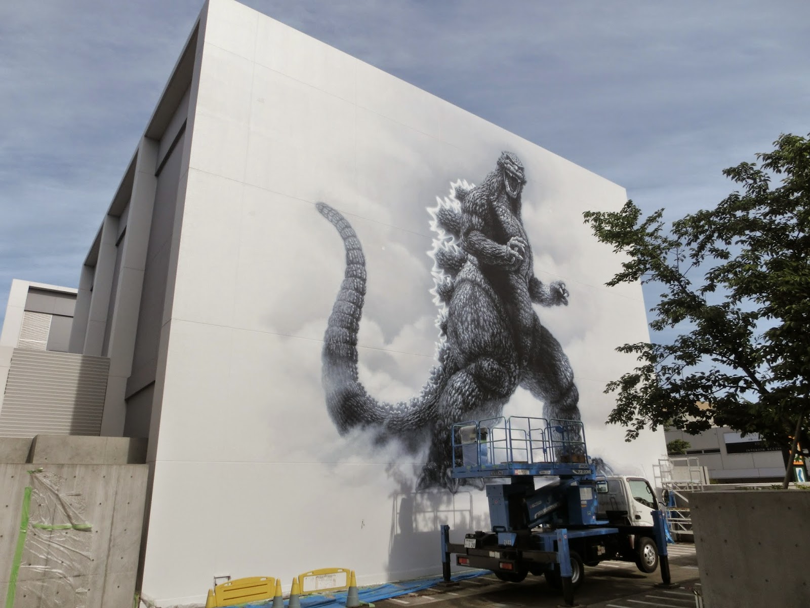 Sidelong Glances of a Pigeon Kicker: TOHO'S NEW GODZILLA MURAL! The ...