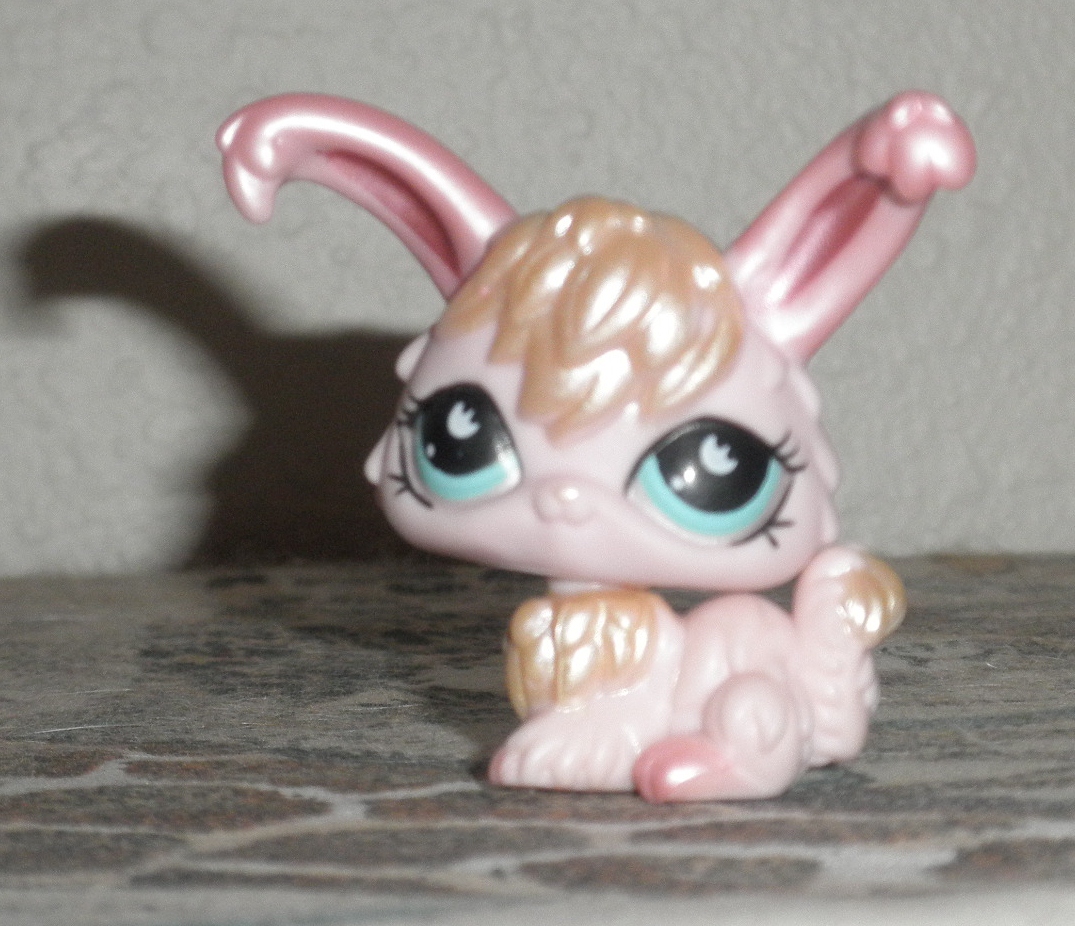 Collectomania: LPS Rabbits