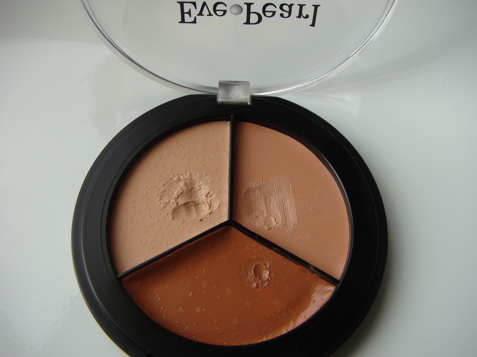 The Bridal Hairstylist: Eve Pearl Magic Salmon Concealer