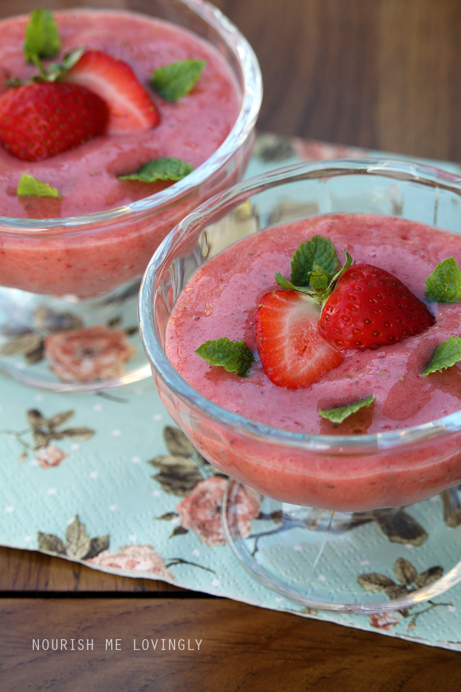 Nourish me lovingly: Strawberry iced smoothie (AIP)