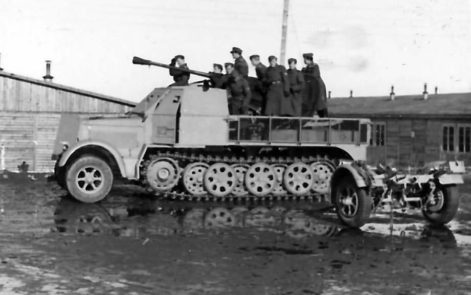 Panzermaquettes: Sd Kfz 7/2 Flak 37 de la 25e Panzerdivision sur l'Oder ...