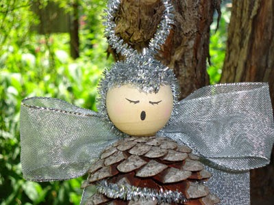 Cat 'n Cart Crafts: Pine Cone Angels