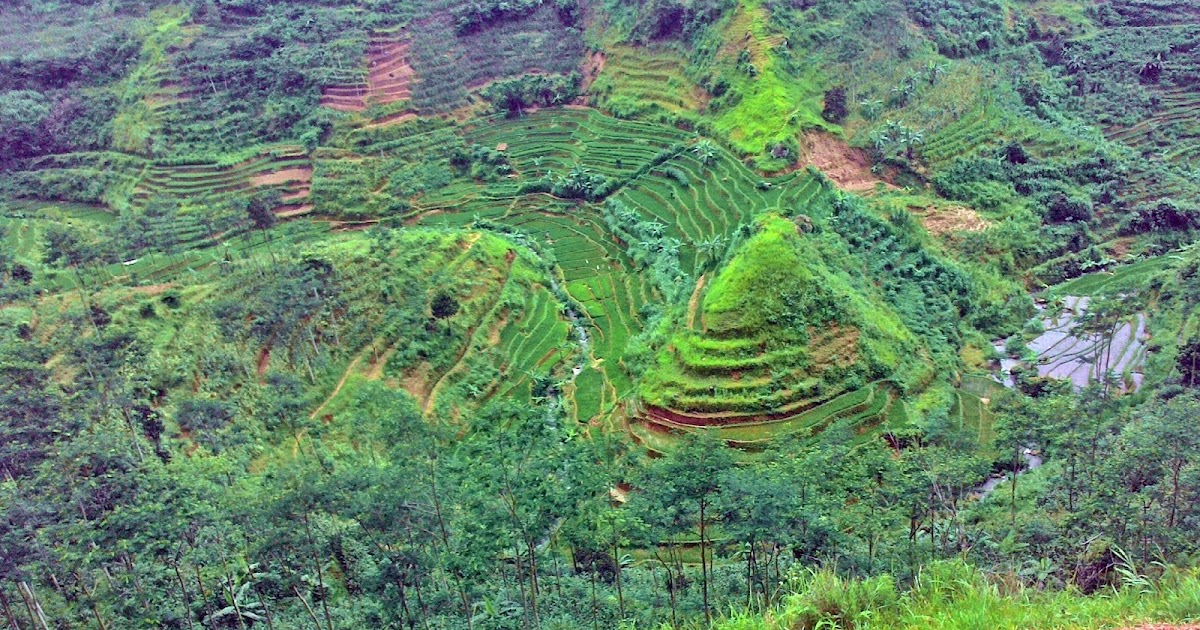 Sinklinal Dompyong ~ Catatan Pejalan