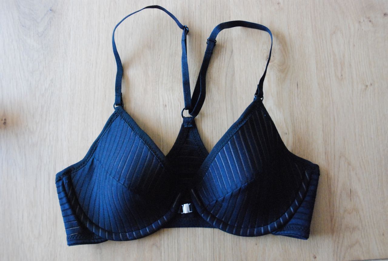 petit main sauvage: That matching bra