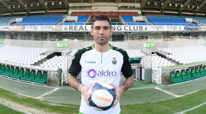 El nuevo delantero del Racing ni cobra tanto ni es tan viejo ...