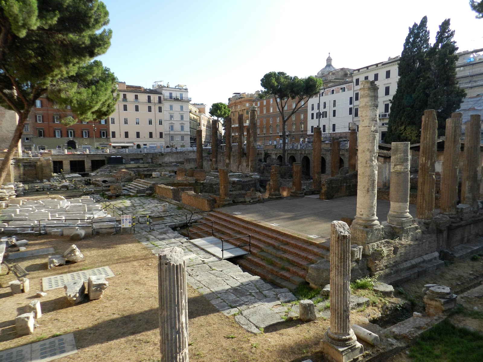 ROMA, CAPUT MUNDI: AREA SACRA