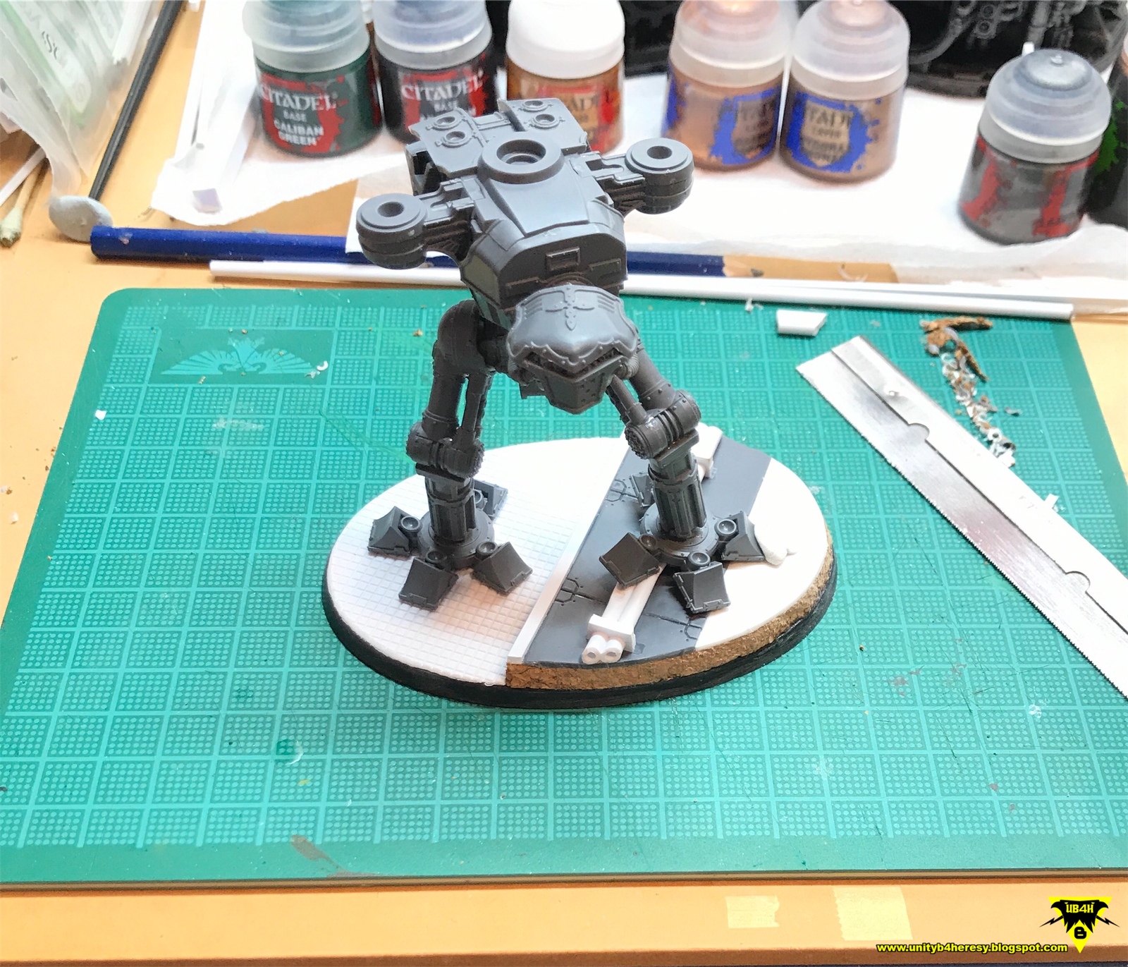 Adeptus Titanicus - Legio Defensor Titan Build and Paint.