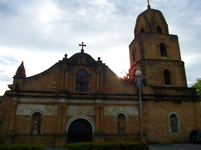 The Roomy Life: Iloilo Travelogue#3: Guimbal - a feminine church and a ...