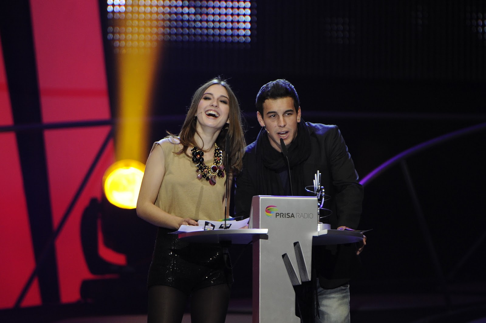 Mario Casas: Mario y María en los premios 40 Principales