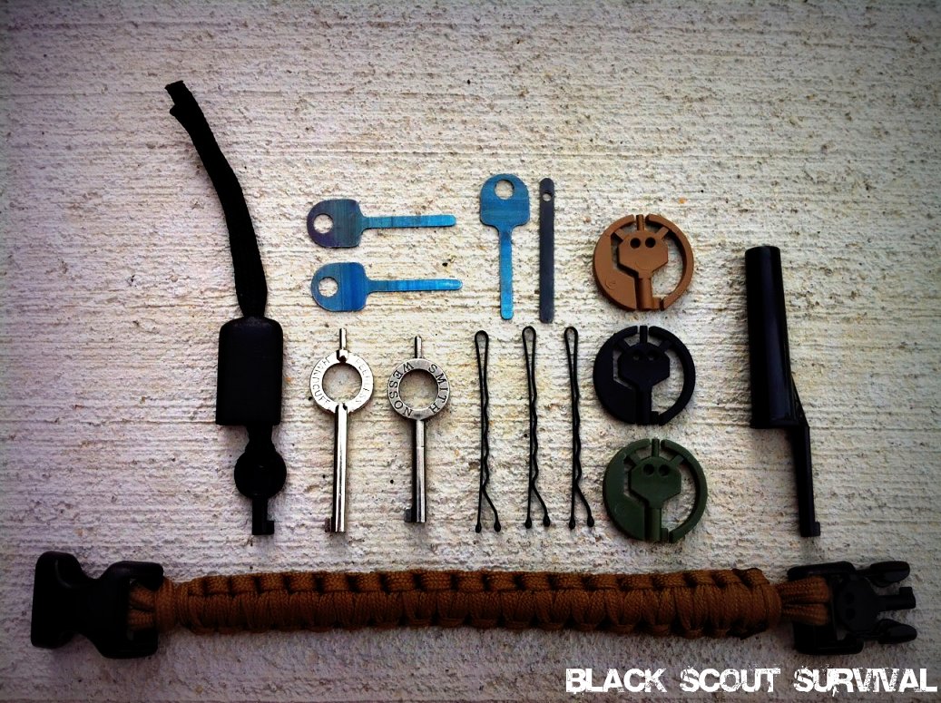 Black Scout Survival: Surreptitious Entry/Escape and Evasion Kit