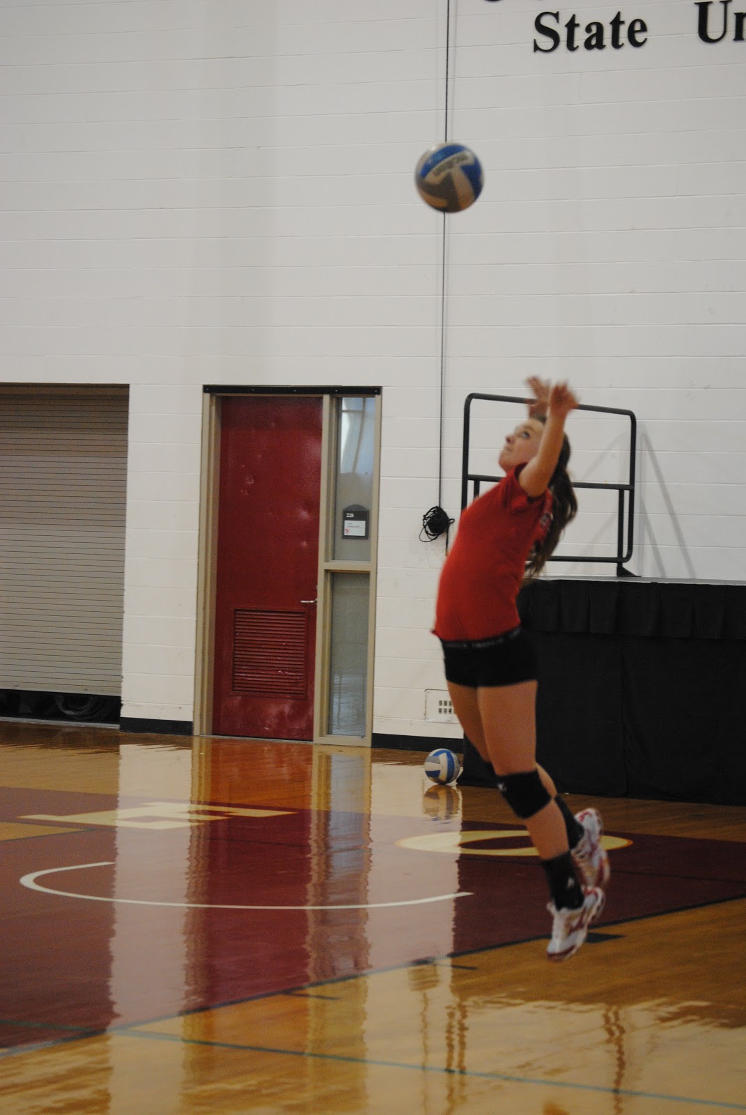 Photo Ideas:]: A spring volleyball practice with my teammates:]