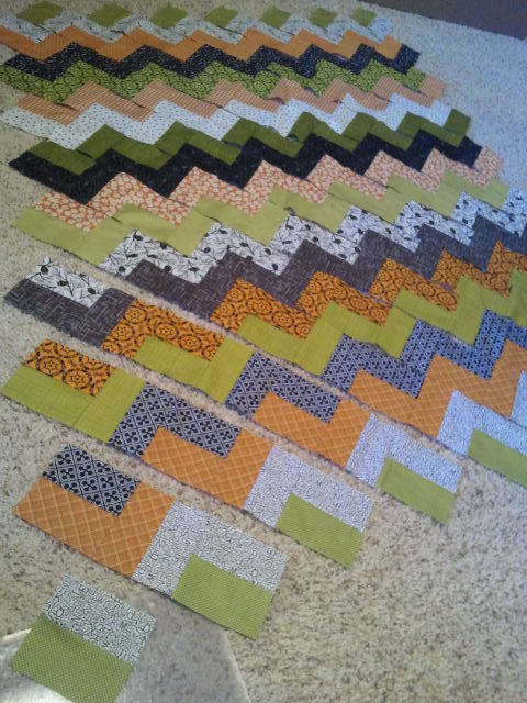 The Little Fabric Blog: Halloween Chevron Quilt Tutorial