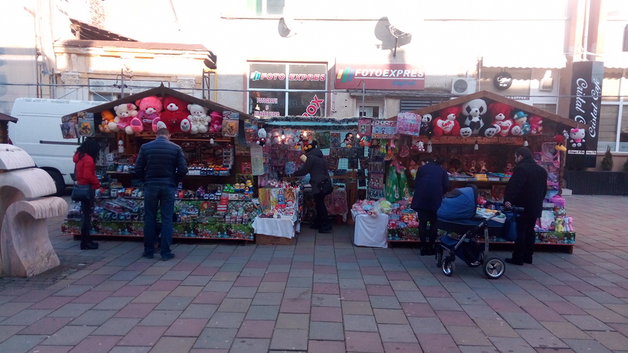 Blogul lui Vasi Popescu: Căsuţe de poveste - “Târgul de Crăciun” de la ...