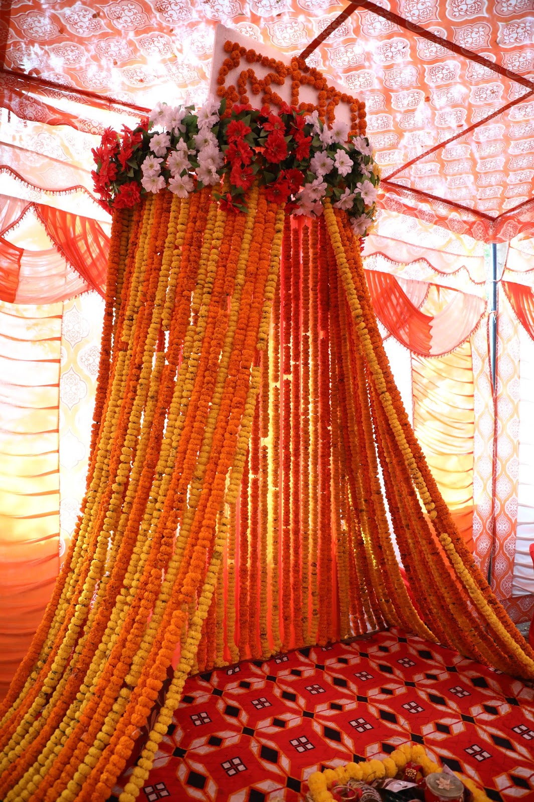 The Mehendi - Decor, Mehendi Design, Outfit and more | #TSDBridalDiary ...