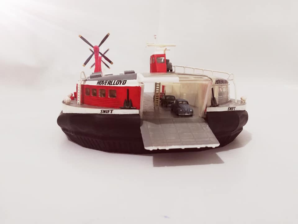 Ships and Models by Erick Navas: Hovercraft Hoverlloyd