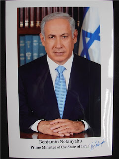 Autographs of celebrities from Leo: Politicians.