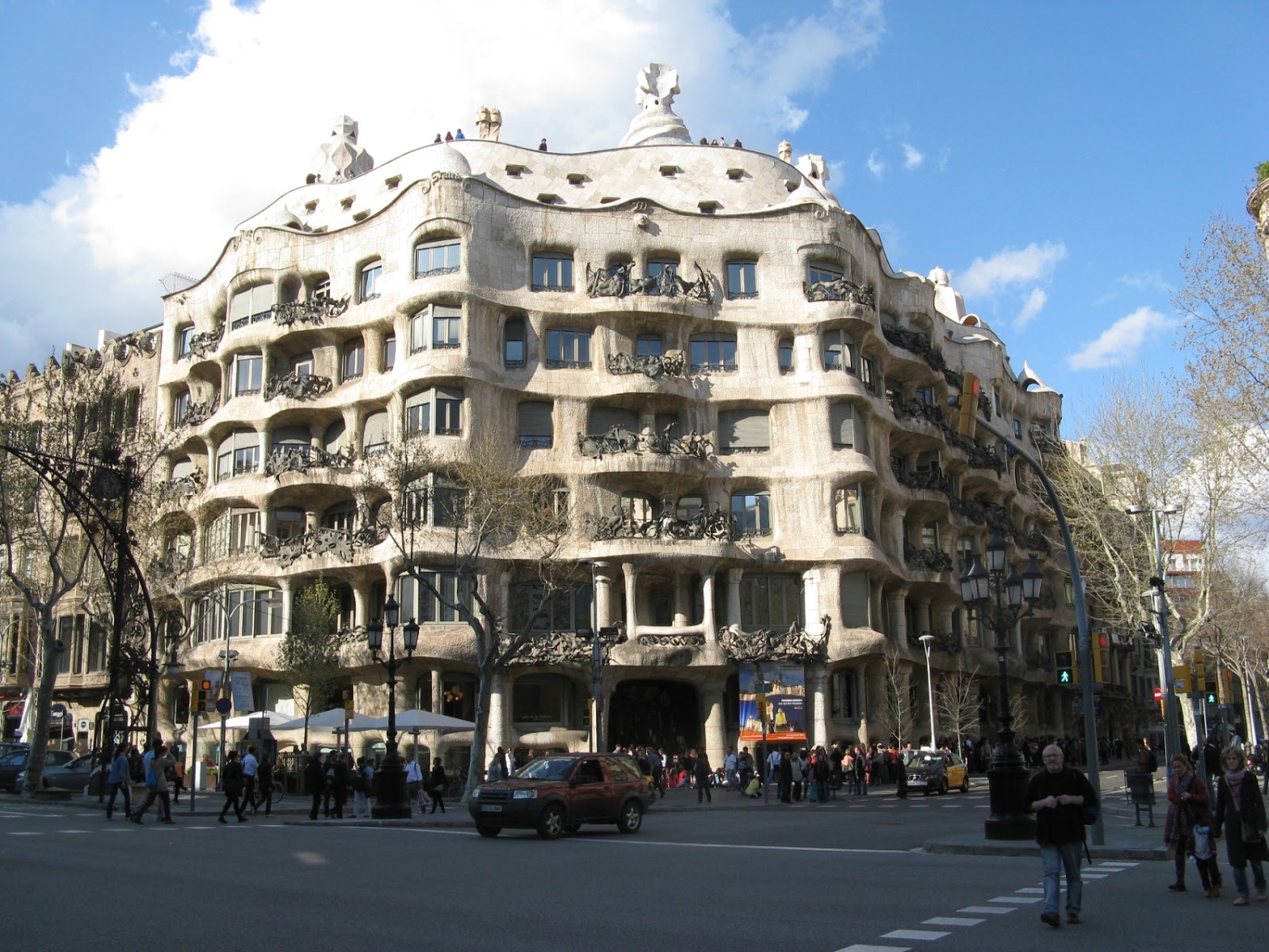ANTONI GAUDÍ, ORGULLO CATALÁN ~ Abraham Cababie