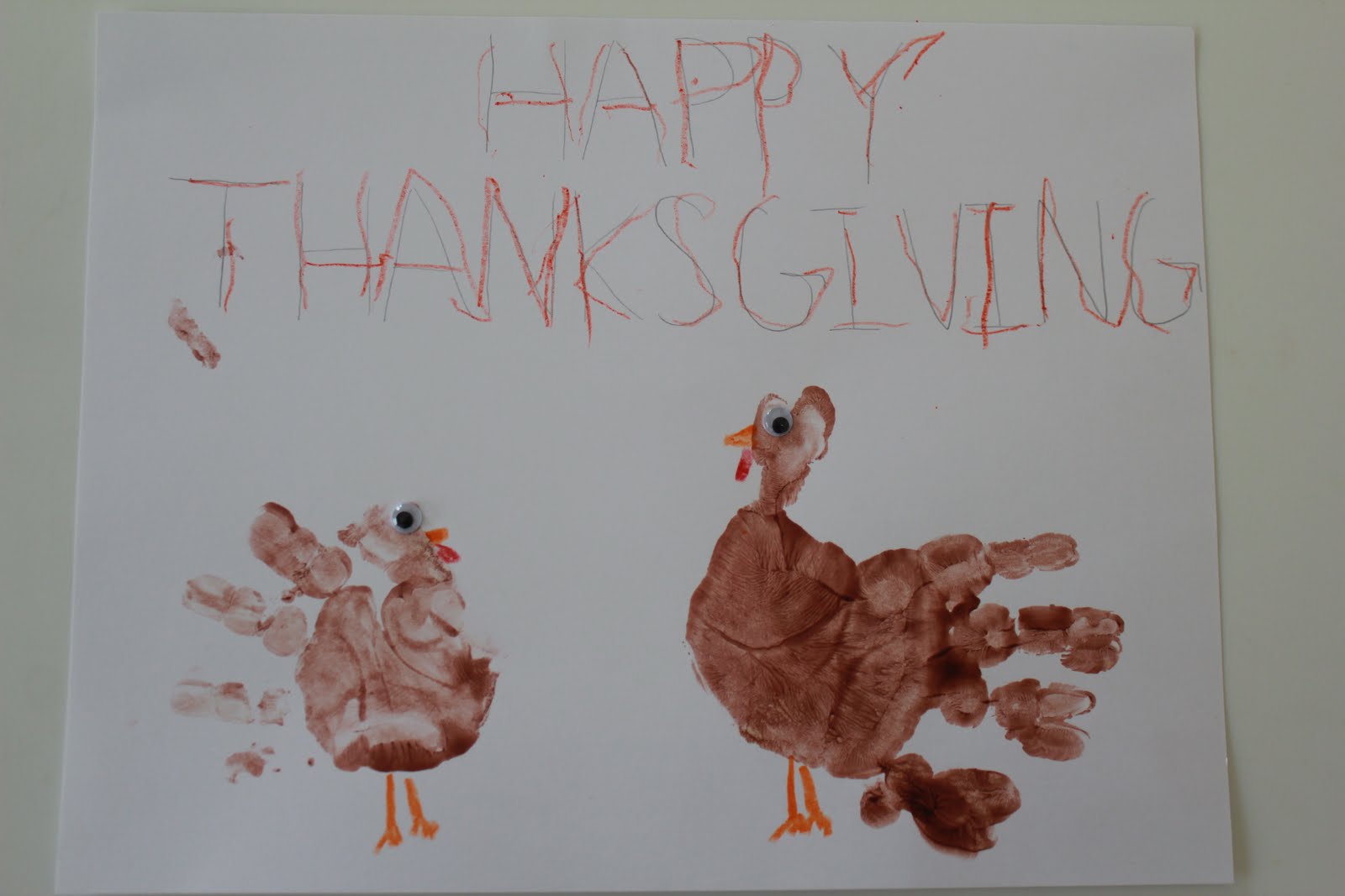 Momma's Playground: Handprint Thanksgiving Turkey Craft