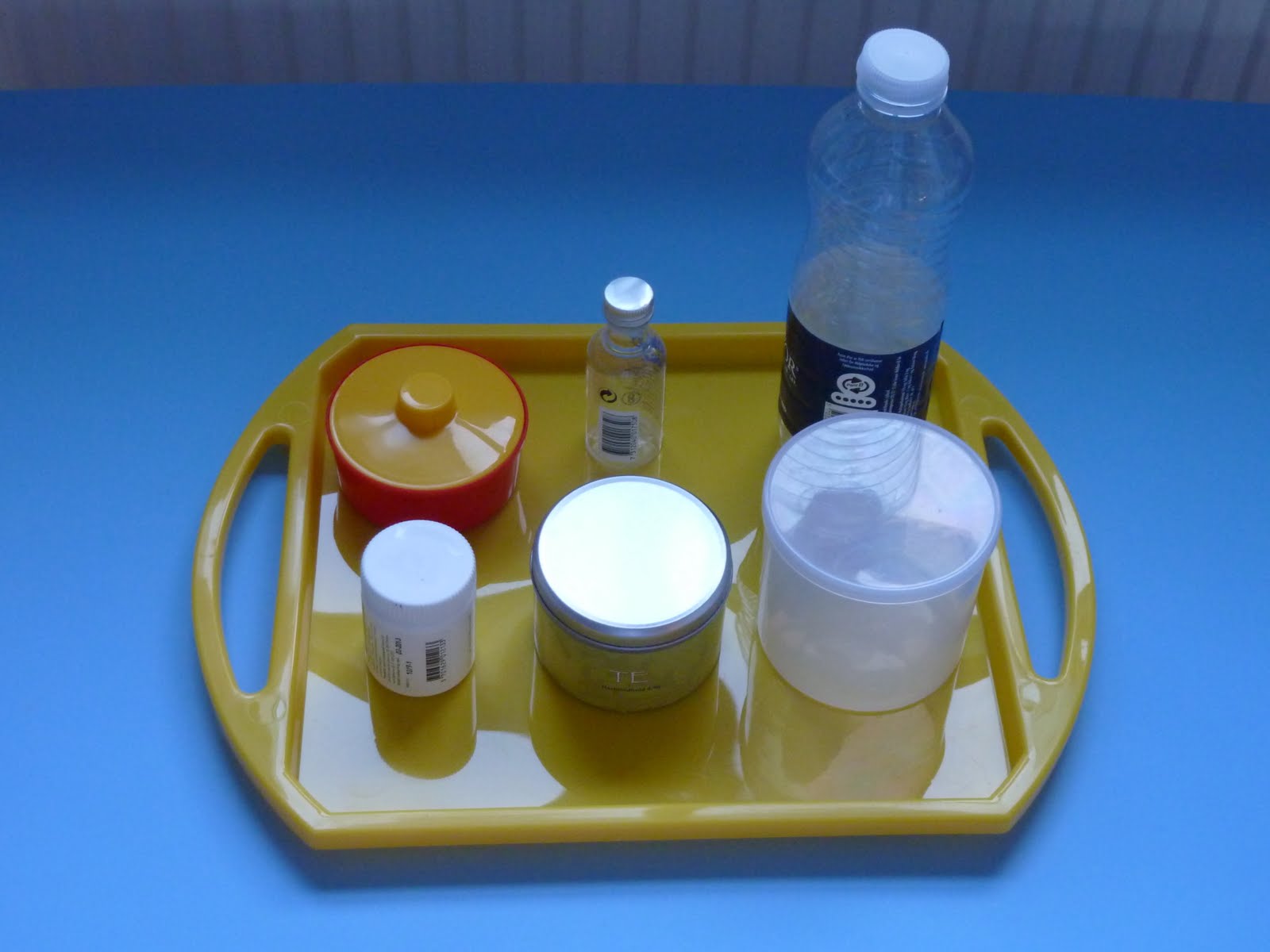 Family FECS: Montessori Activity: Matching Containers with Lids