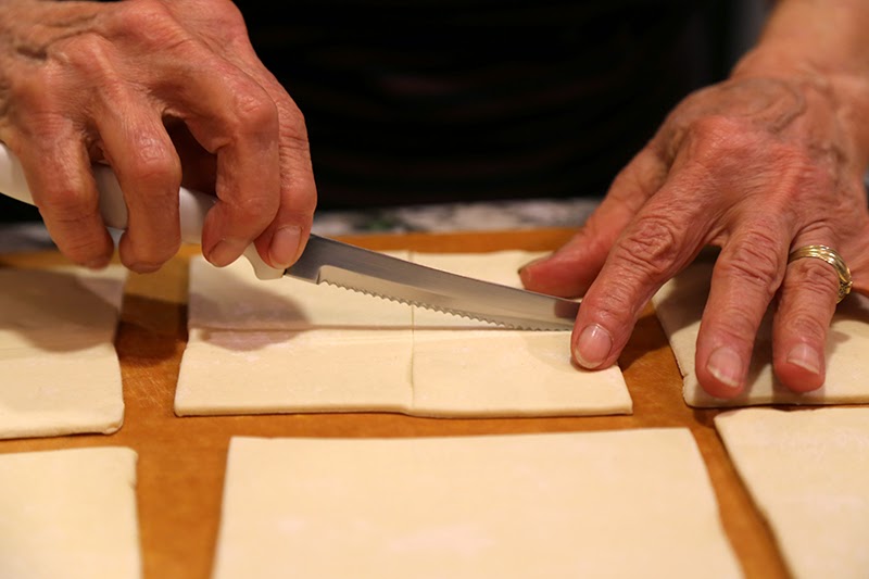 Medz Mama's Kitchen: Mini Cheese Boureg