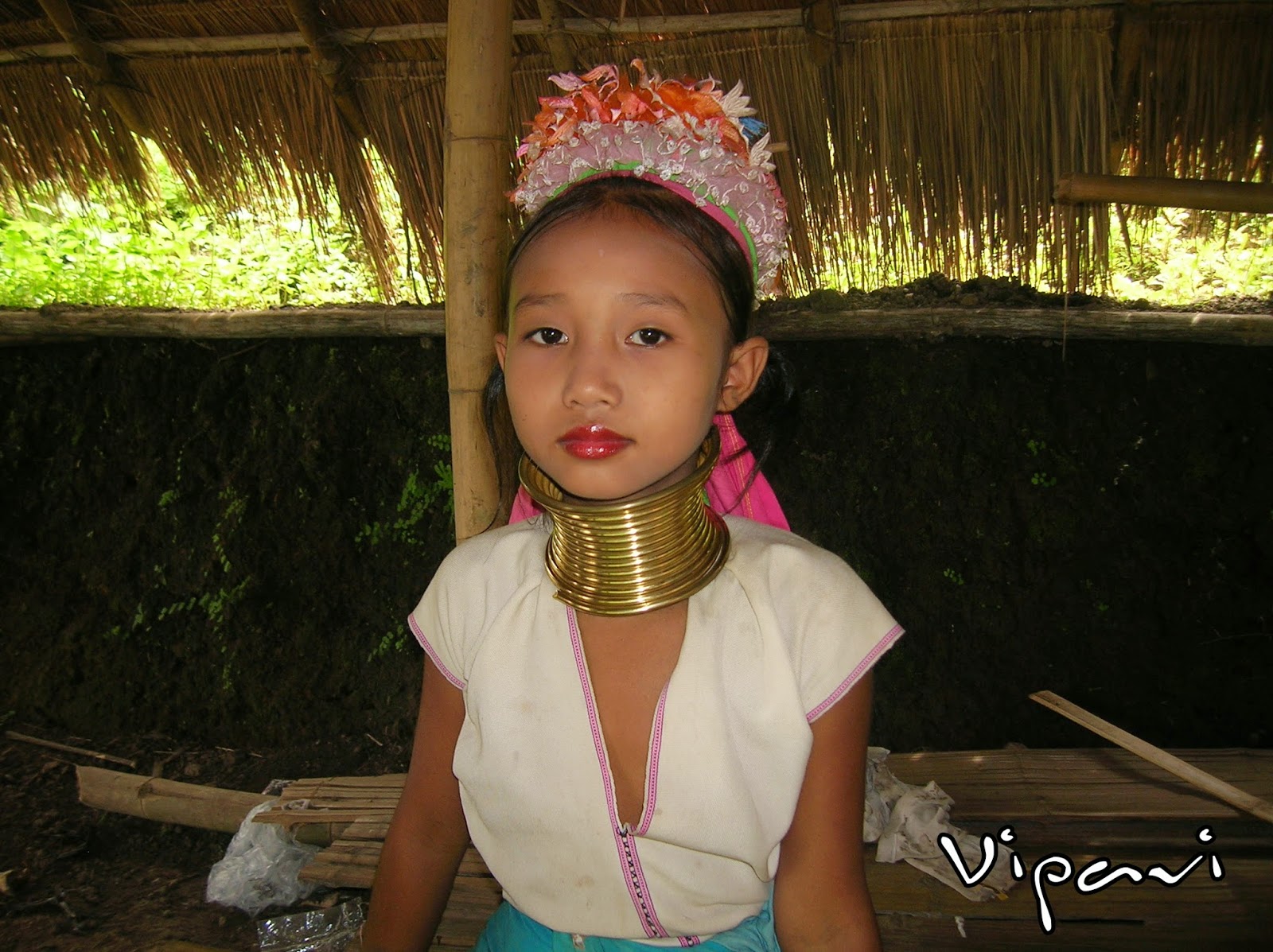 La realidad de las mujeres jirafa - Vipavi