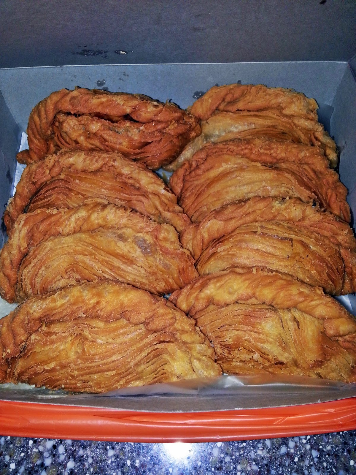 Venoth's Culinary Adventures: HOMI Chicken Curry Puff @ SS2, Petaling Jaya