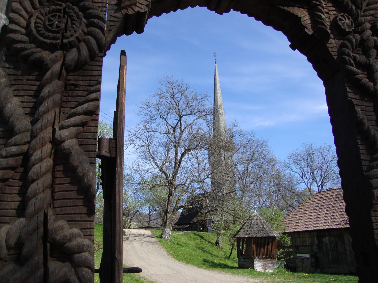 TUDOR PHOTO BLOG: Maramures,Romania - Biserica de Lemn din Surdesti ...