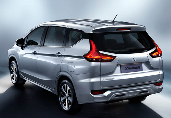 Burlappcar: 2018 Mitsubishi Expander