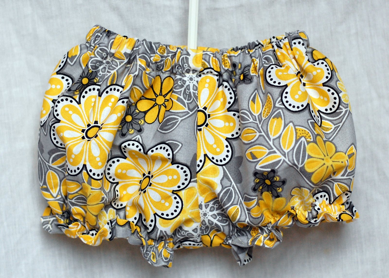 Beth Being Crafty: Yellow + Gray = Cute Summer Clothes!