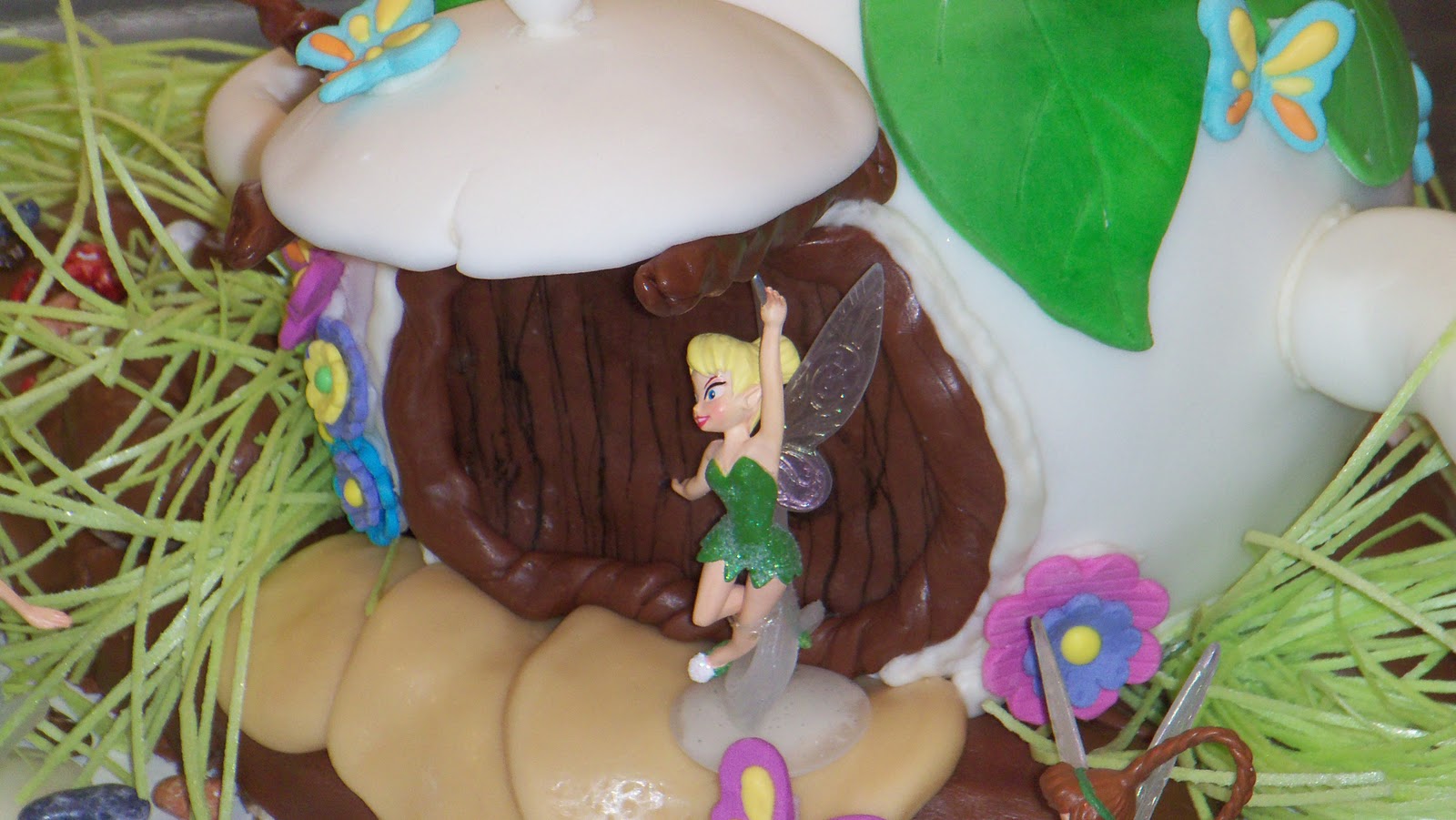 Scottish Heather: Fiona's Tinkerbell tea party