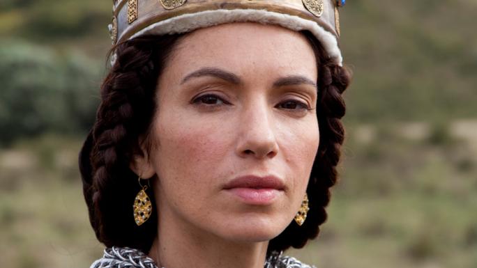QUEEN ISABELLA (Aure Atika)