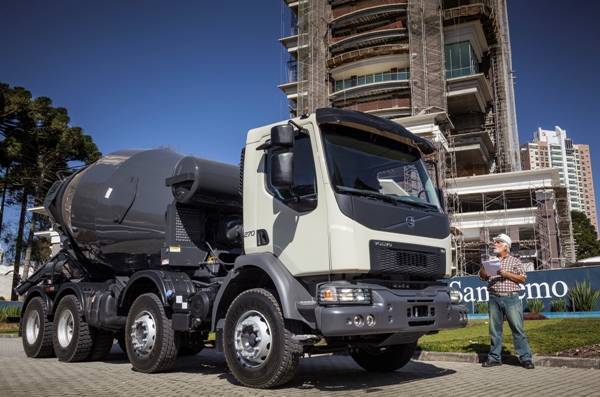 CAMINHOES CARRETAS E TRANSPORTES Novos Caminh es VM 8x2 E 8x4 Trazem caminhoes-carretas-e-transportes-novos-caminh-es-vm-8x2-e-8x4-trazem