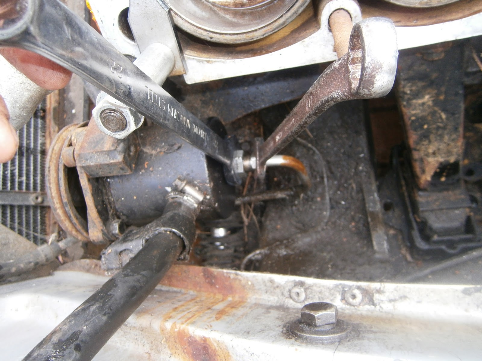 Lotus Excel Restoration: Removing the radiator, PAS pump and oil cooler