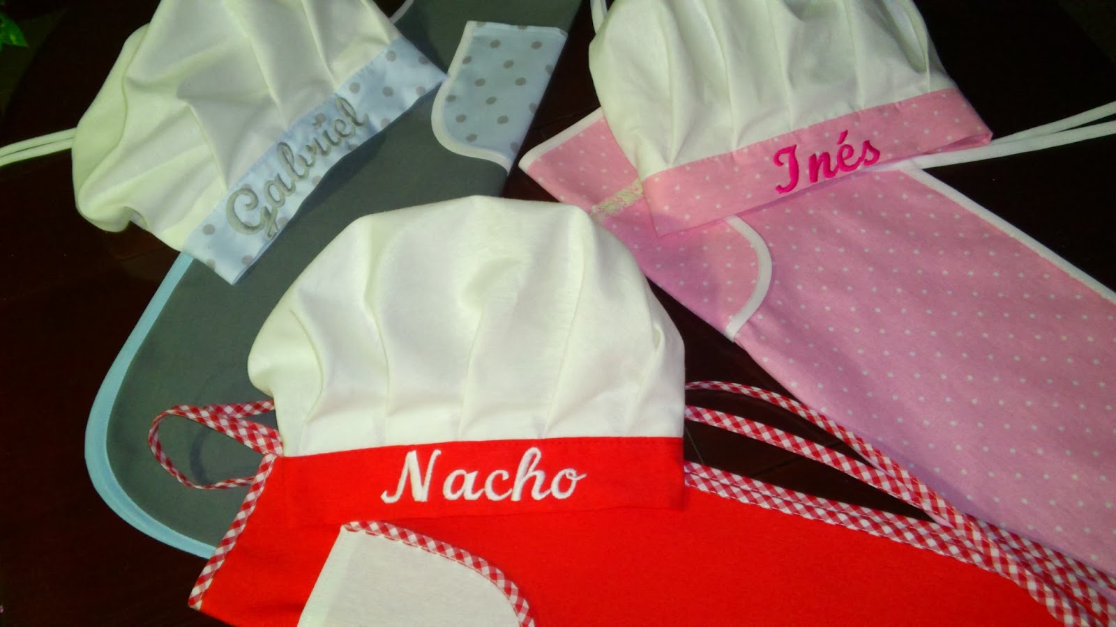 Laura Martin C/La plaza 10 Fuenlabrada: MANDILES PERSONALIZADOS